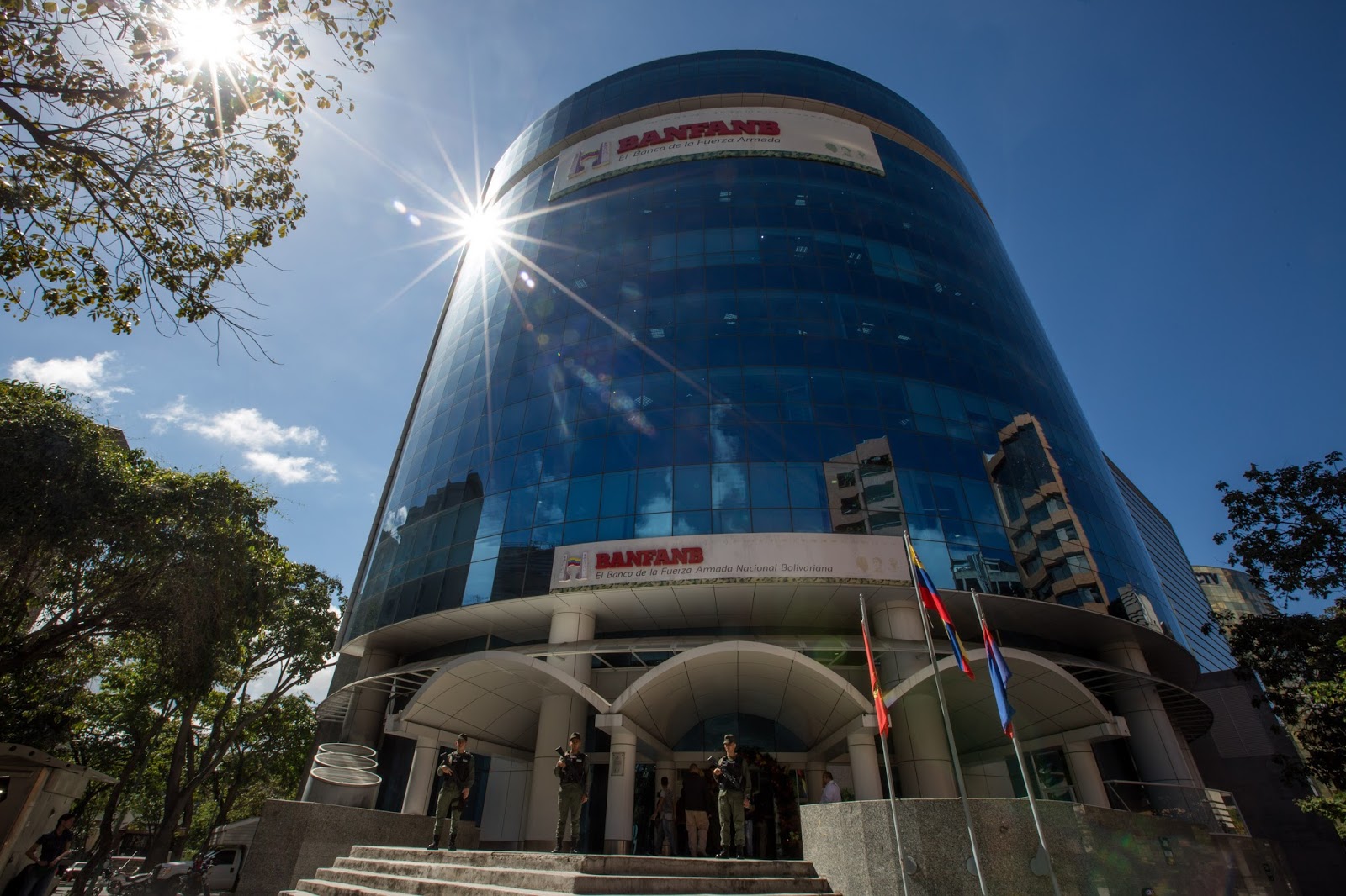 ¿CÓMO AFILIARSE AL SISTEMA EN LÍNEA DE BANFANB?